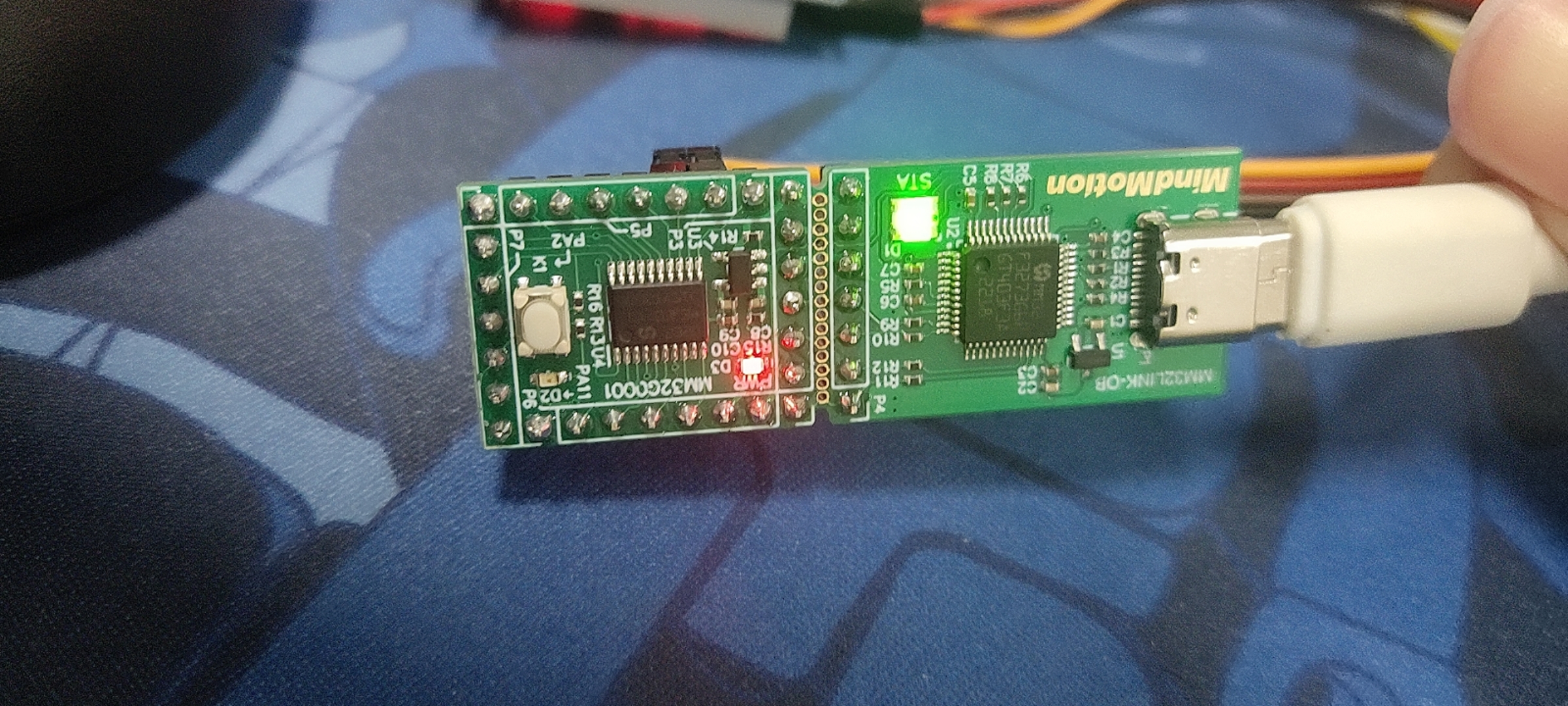 FTHR-G0001的开箱测评以及TMC1637时钟制作-灵动微电子-芯查查