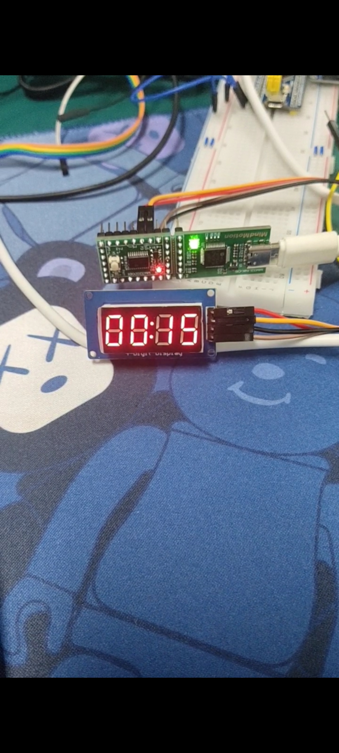 FTHR-G0001的开箱测评以及TMC1637时钟制作-灵动微电子-芯查查